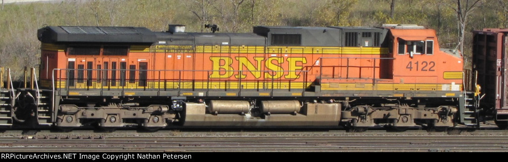BNSF 4122
